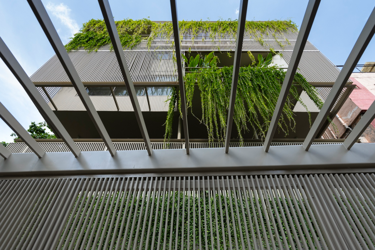 This House Architecture Design Explores The Tangible and Intangible ...