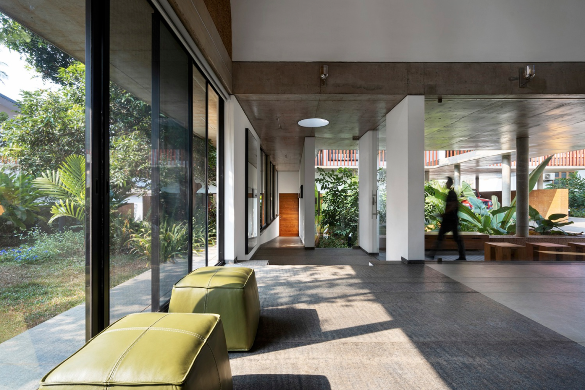 A Kerala Modern House Design Featuring Climate-Responsive Strategies ...