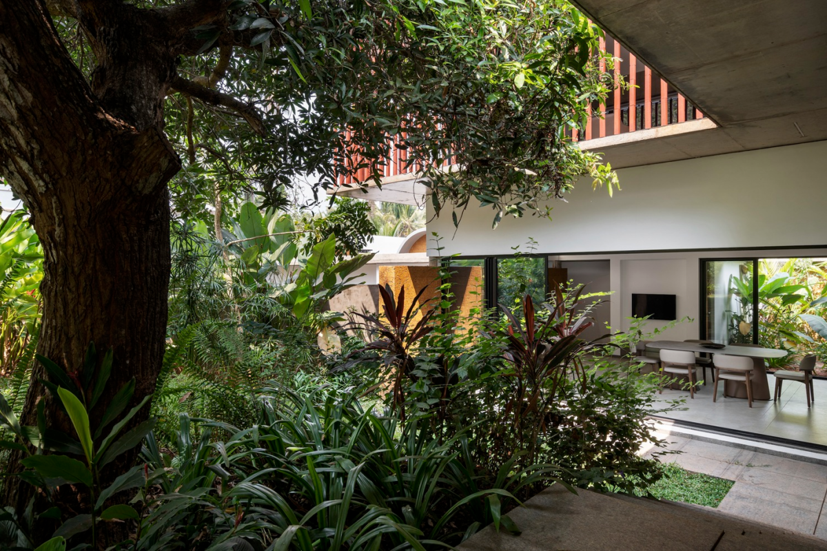 A Kerala Modern House Design Featuring Climate-Responsive Strategies ...