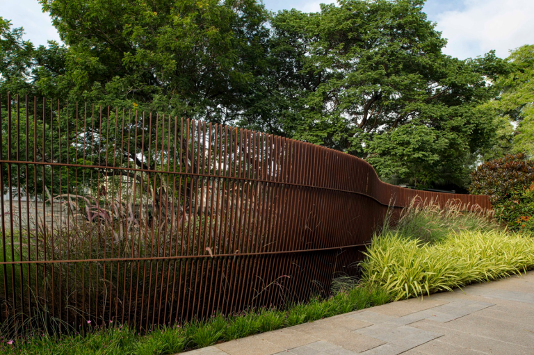 This Landscape House Transcends Geographical Boundaries | Kiasma Studio ...