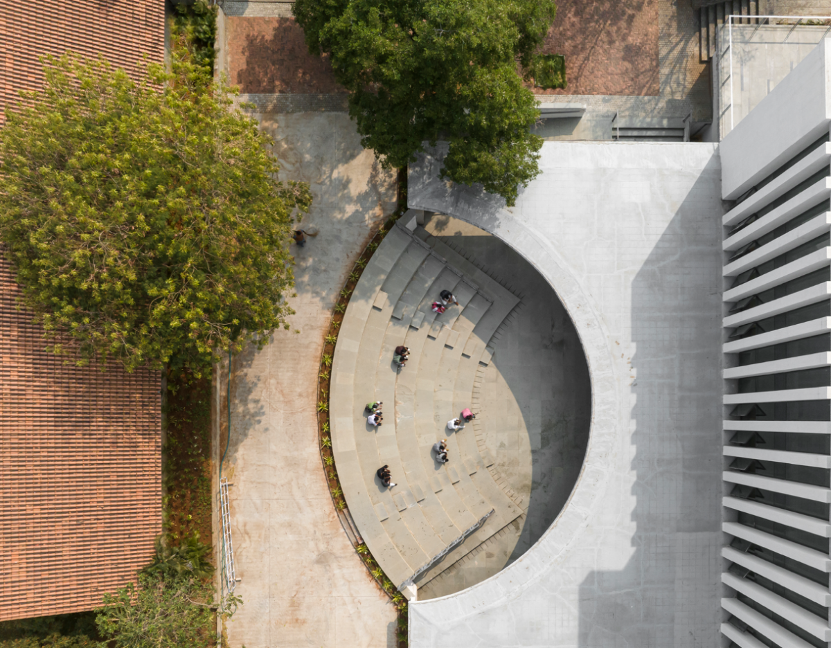 This Admin & Library Architecture Is a Symbol Of Progress | IMK Architects