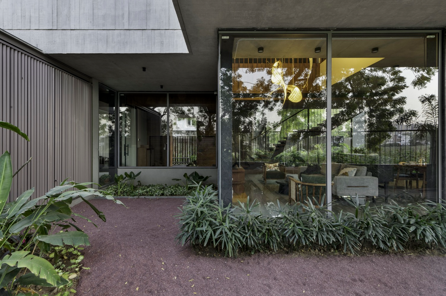 This Modern Concrete House Fosters A Connection Within The Family ...