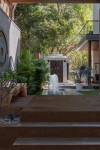 This Nature-Friendly House Merges Tranquility With Sustainability ...