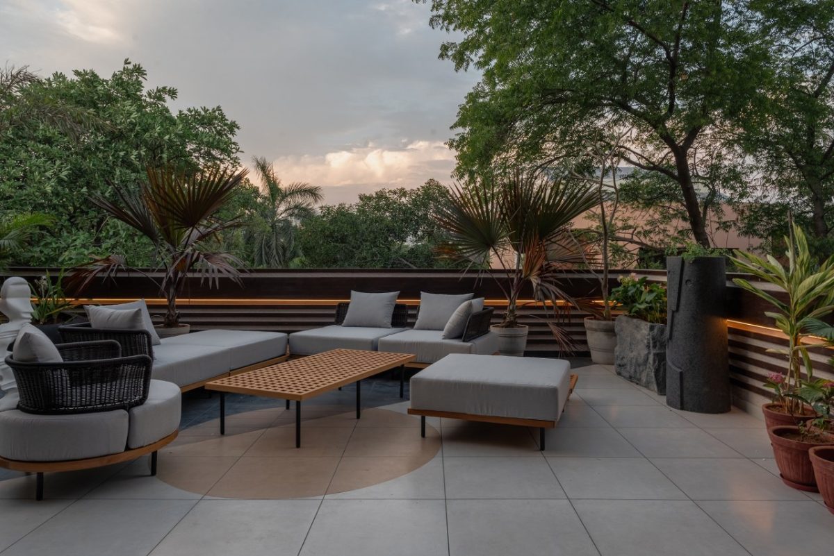 This Nature-Friendly House Merges Tranquility With Sustainability ...