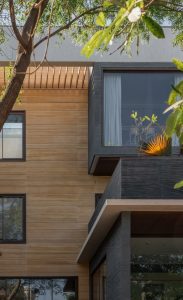 This Nature-Friendly House Merges Tranquility With Sustainability ...