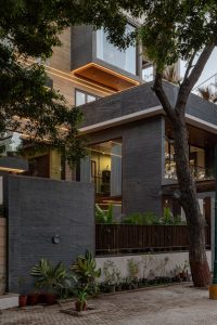 This Nature-Friendly House Merges Tranquility With Sustainability ...