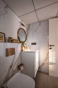 This Rustic Interior Style Apartment Reimagines As A Tranquil Retreat ...