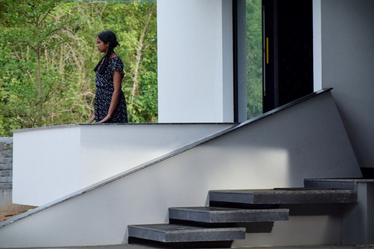 This Simple Contemporary House Emphasizes Minimalist Living | Bread ...