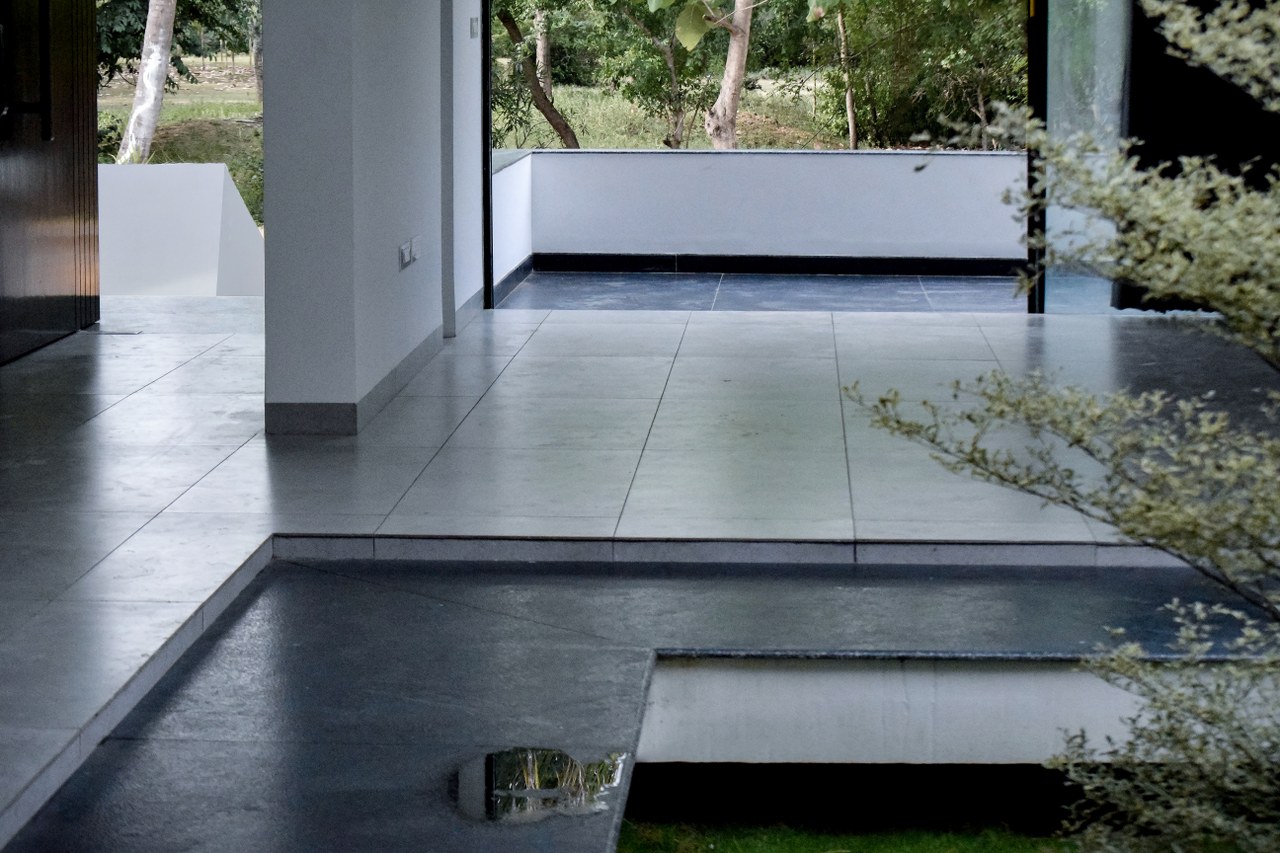 This Simple Contemporary House Emphasizes Minimalist Living | Bread ...