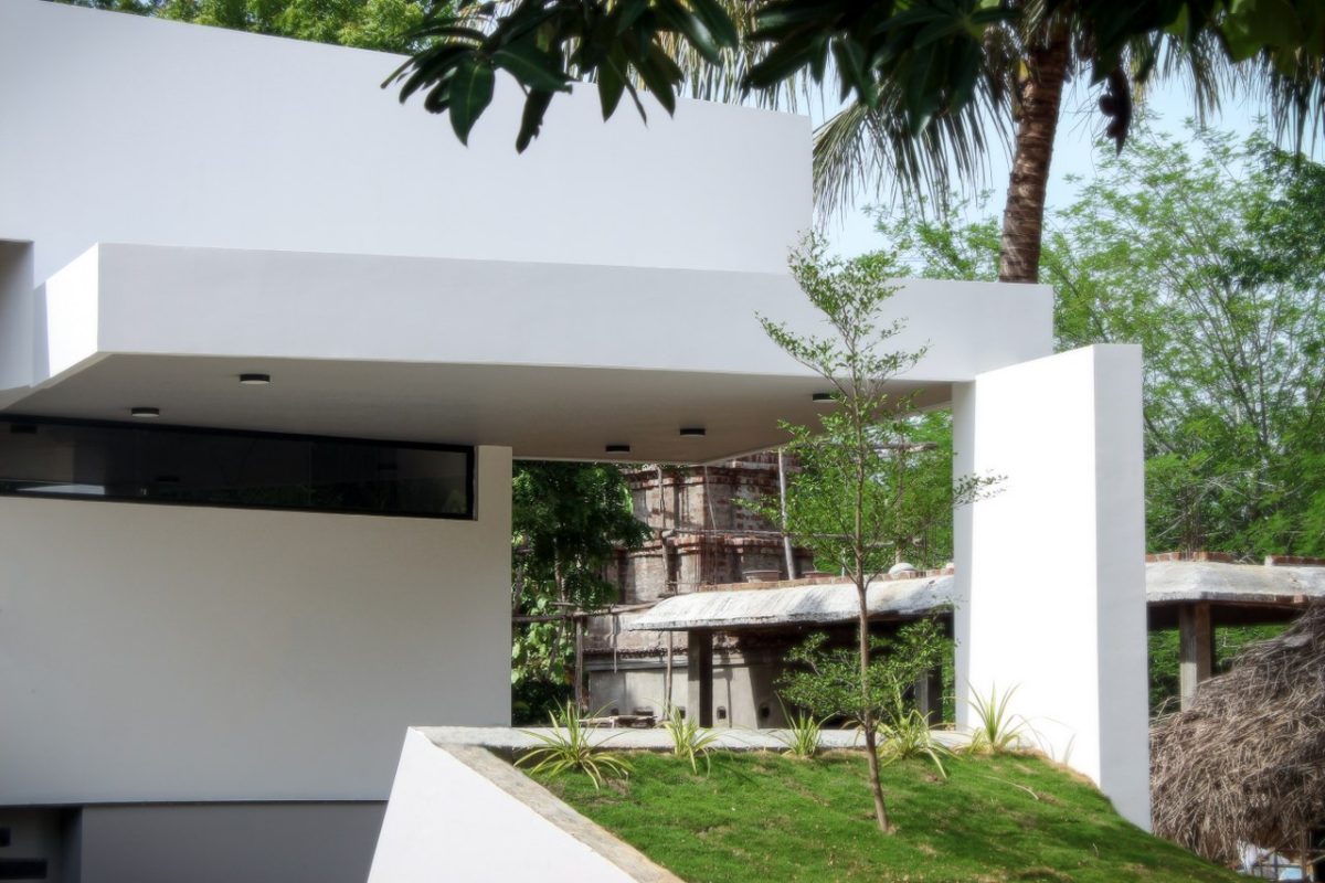 This Simple Contemporary House Emphasizes Minimalist Living | Bread ...