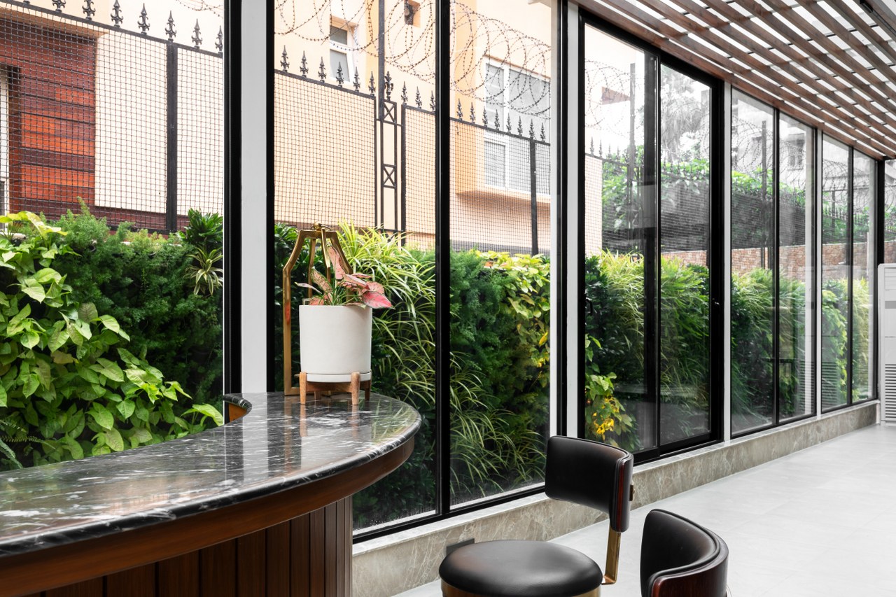 Transitional Interior Design Blends Modernity With Classic Aesthetics ...