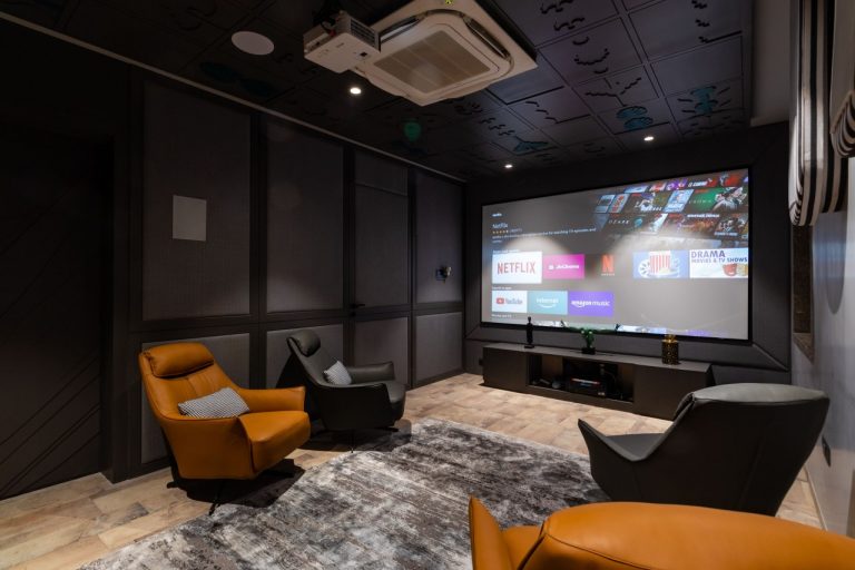 6000 Sq. Ft. House Stimulates Conversations With Its Many Dimensions ...