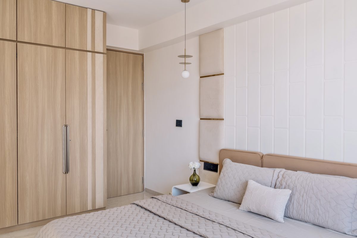 The Home Interior Style Conveys Spaciousness And Lightness With Its ...