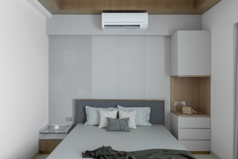 This Simple Design Interior Seamlessly Blends Modern Minimalism With ...