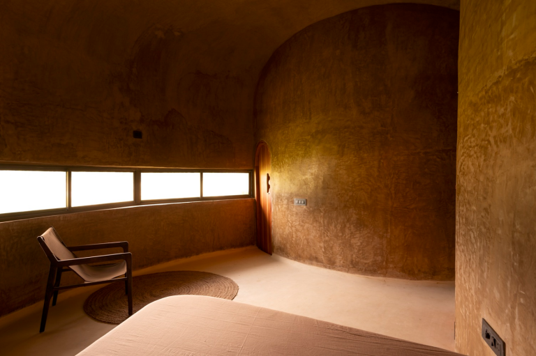 This Earthen Architecture Embraces Surrounding Verdant Landscape ...