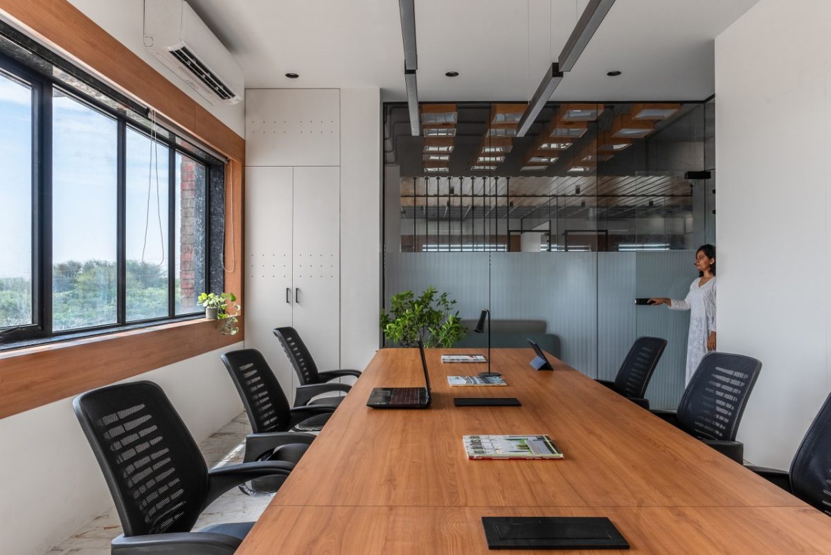 Interior Design For Office Transforms Bare Shell into a Functional ...