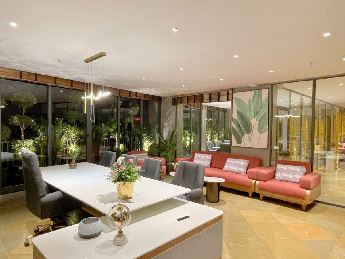 This Luxury Modern Office Design Encourages Seamless Collaboration ...