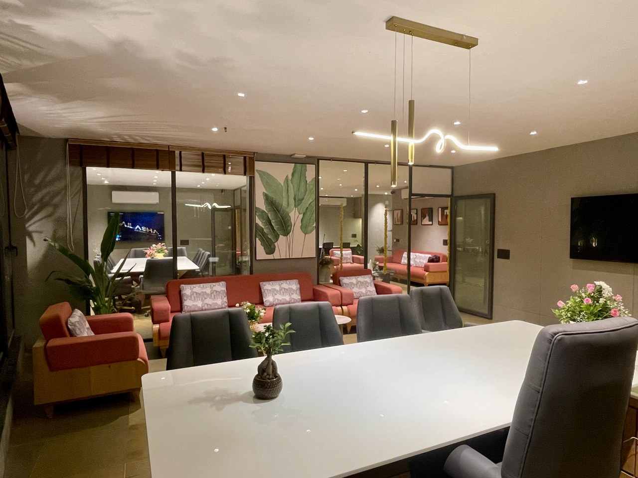 This Luxury Modern Office Design Encourages Seamless Collaboration ...