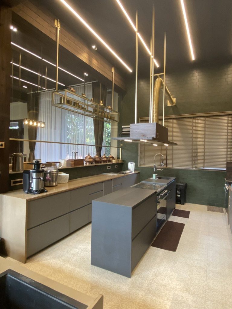 This Luxury Villa Design Is A Dialogue Between Architecture And Nature ...