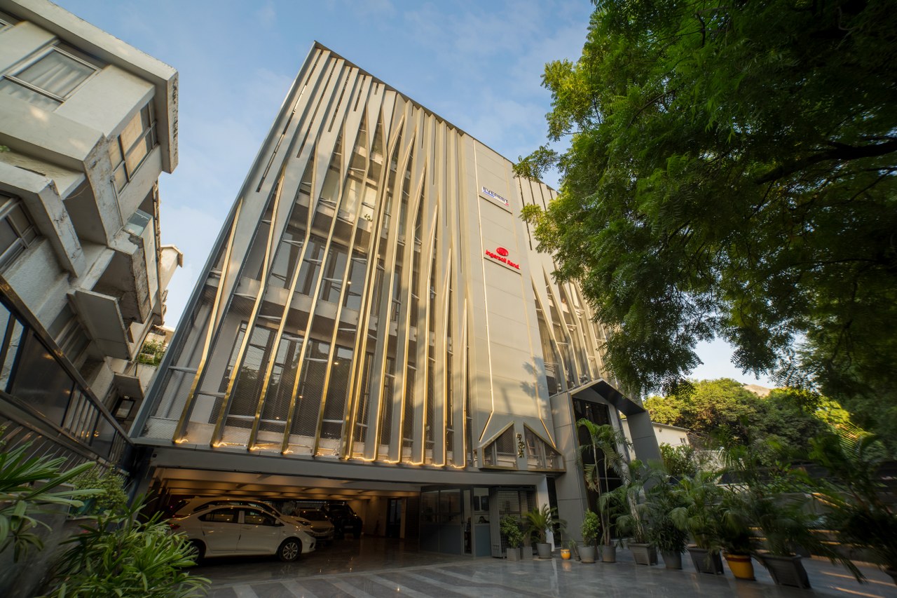 The Parametric Facade Redefines The Landscape Of Urban Commercial ...