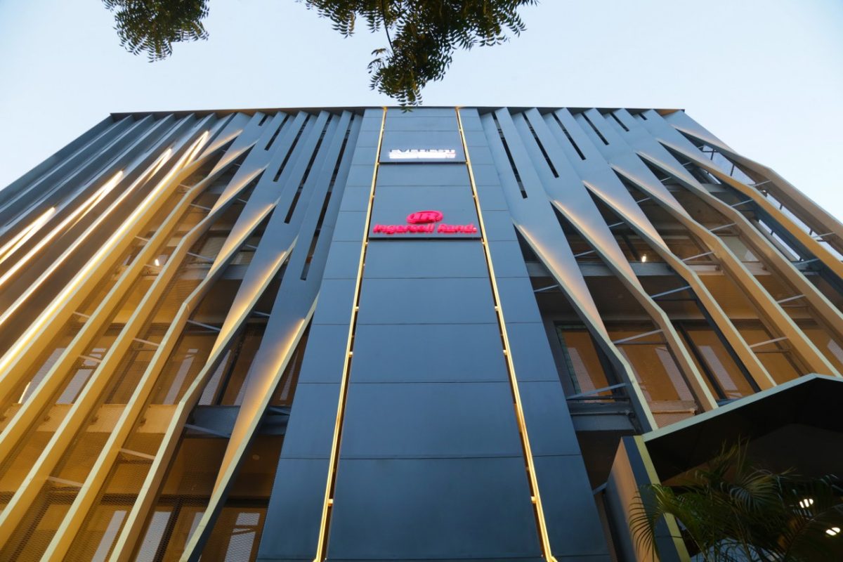 The Parametric Facade Redefines The Landscape Of Urban Commercial ...