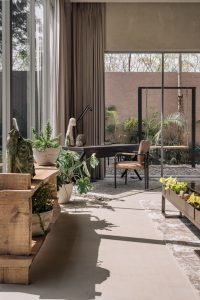 This Rustic Farmhouse Interior Design Blurs The Line Between Indoor And ...