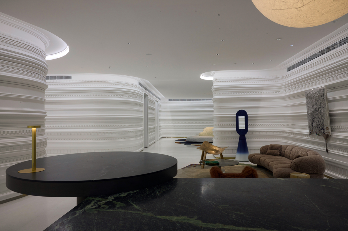 This Showroom Interior Design Transcends The Traditional Furniture ...