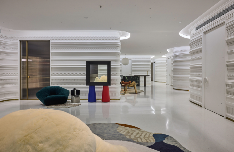 This Showroom Interior Design Transcends The Traditional Furniture ...
