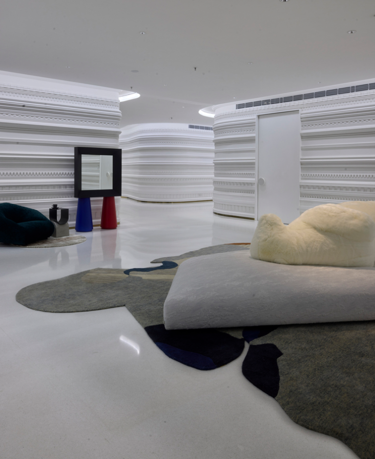 This Showroom Interior Design Transcends The Traditional Furniture ...