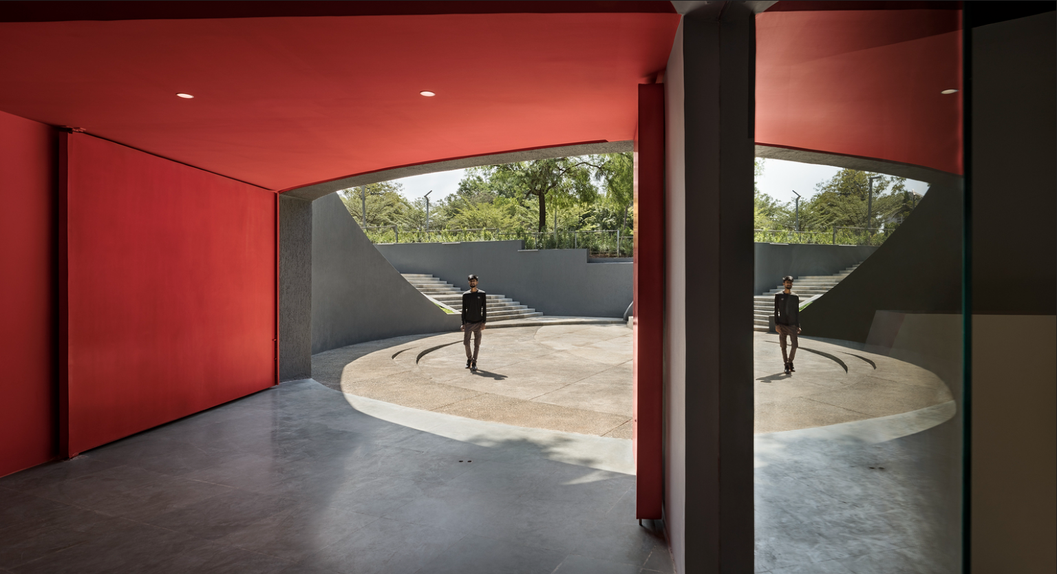 The Steel Roof Design Presents Dual Fronts And No Back | Thirdspace ...