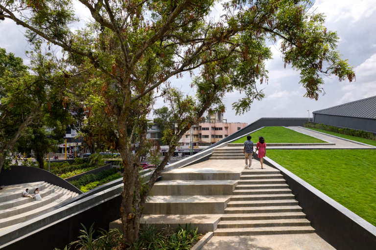 The Steel Roof Design Presents Dual Fronts And No Back | Thirdspace ...