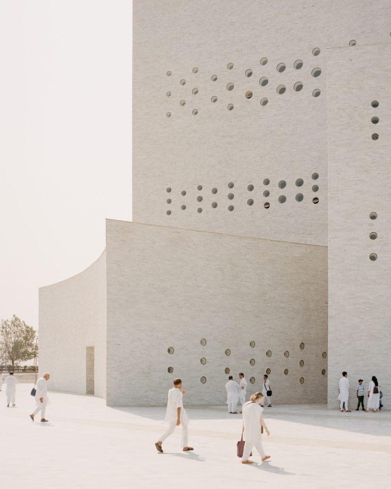 This Temple Architecture Design is a Spiritual Sanctuary | Serie Architects