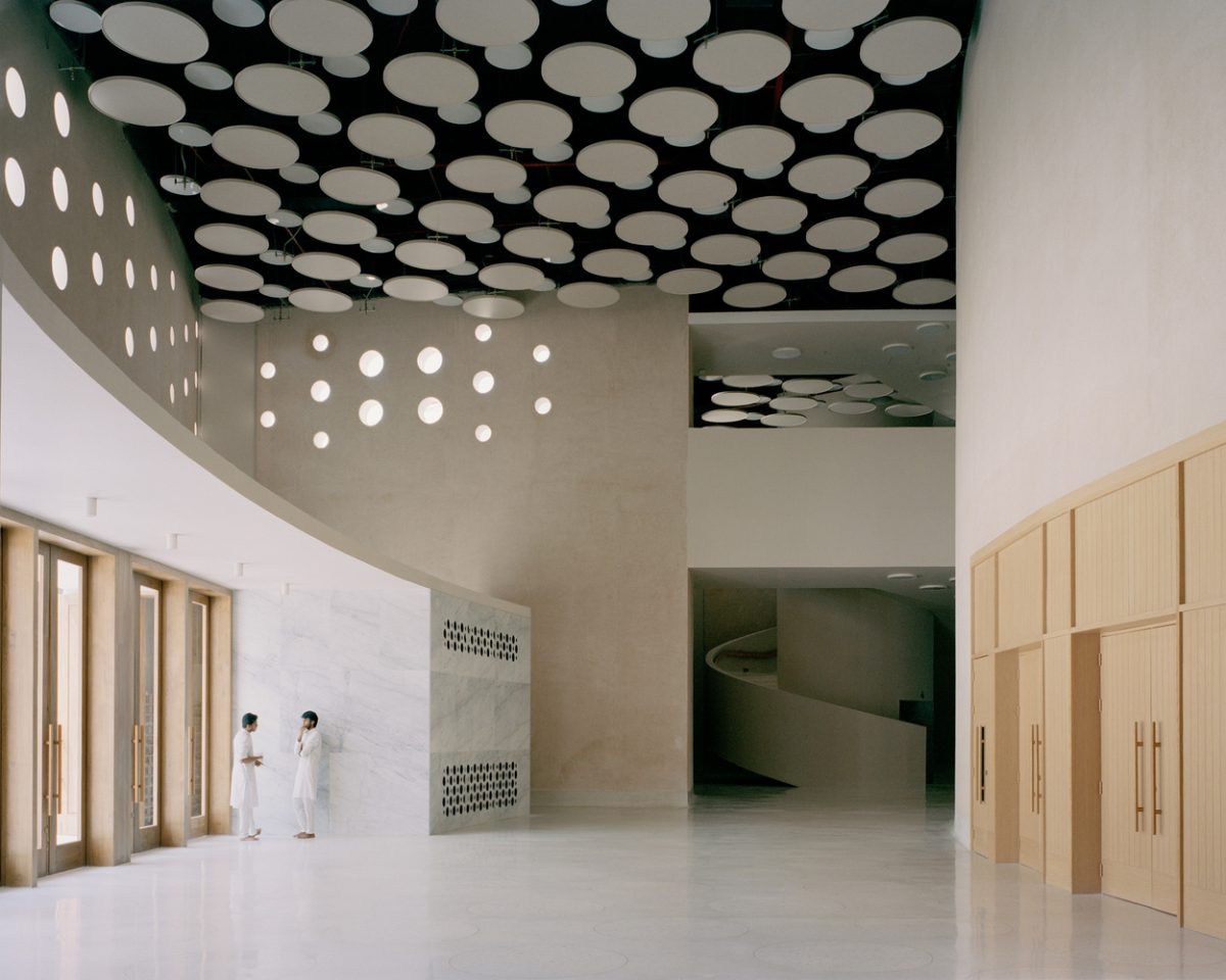 This Temple Architecture Design is a Spiritual Sanctuary | Serie Architects