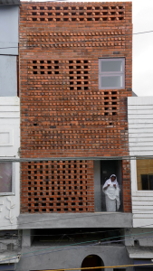 This 300 Sq. Ft. House Designed for Maximum Space and Comfort | HnP ...