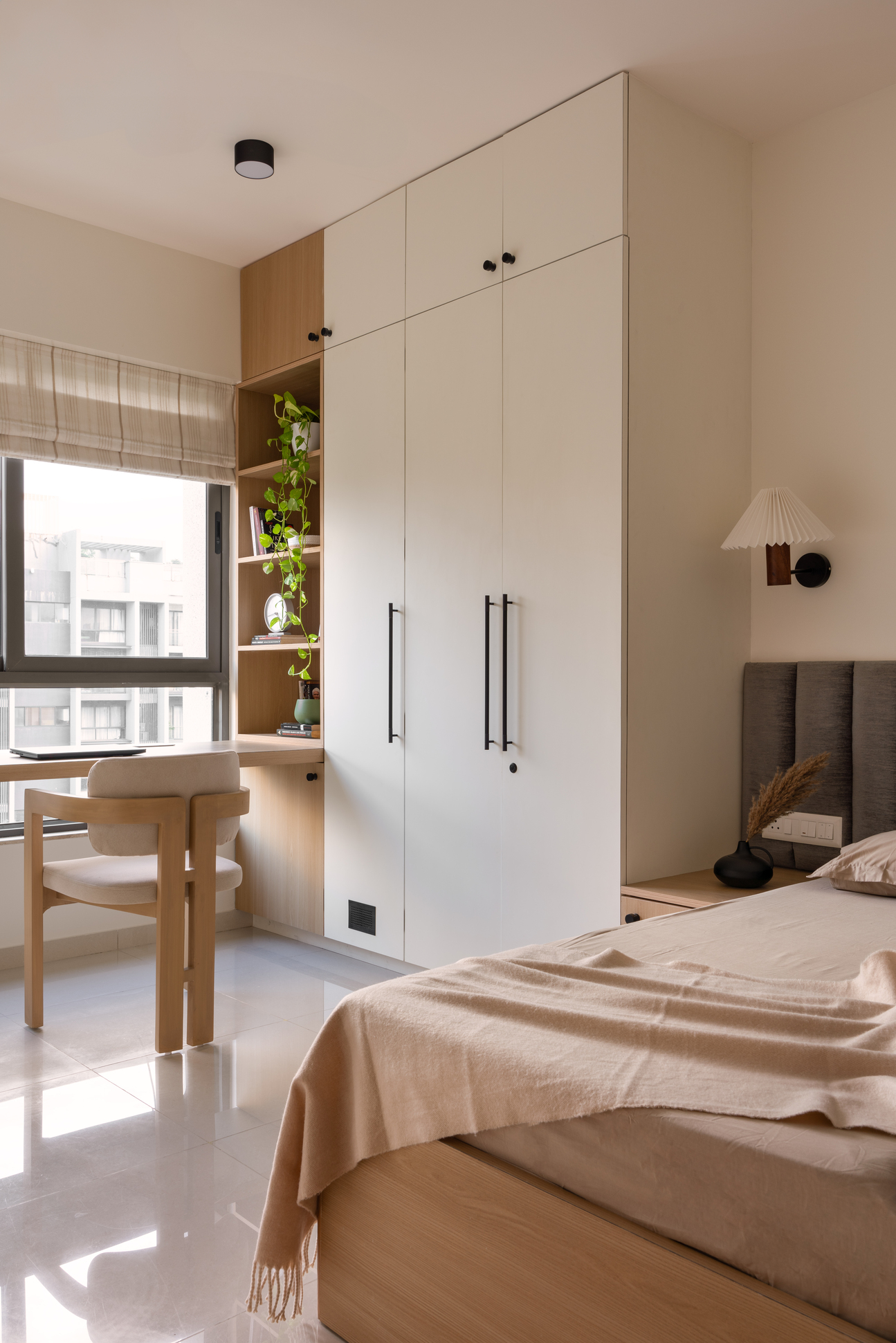 This Japandi Interior Home Reflects the Perfect Blend of Warmth and ...