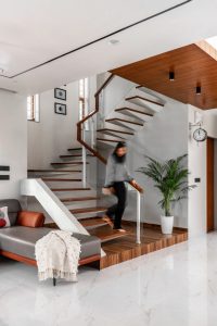 This Luxury House Features a Double-Height Dining Area and Spacious ...