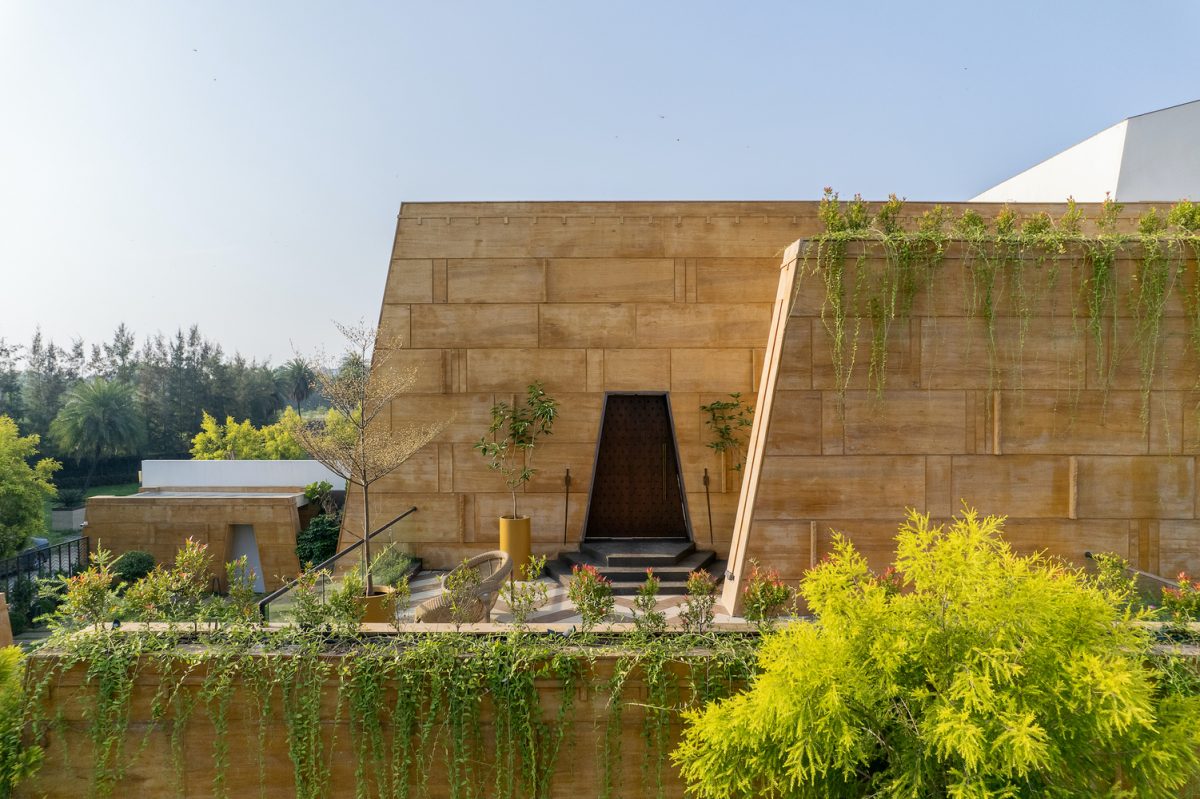 The Design Asserts Monumental Architecture Facade Celebrating Solidity ...