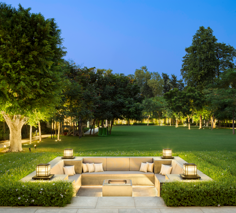This Colonial Style House Displays A Dialogue Between Art, Craft ...