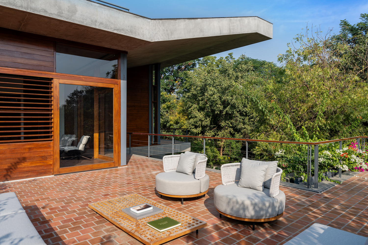 This Contemporary Indian House Design Enhances Connectivity Through ...
