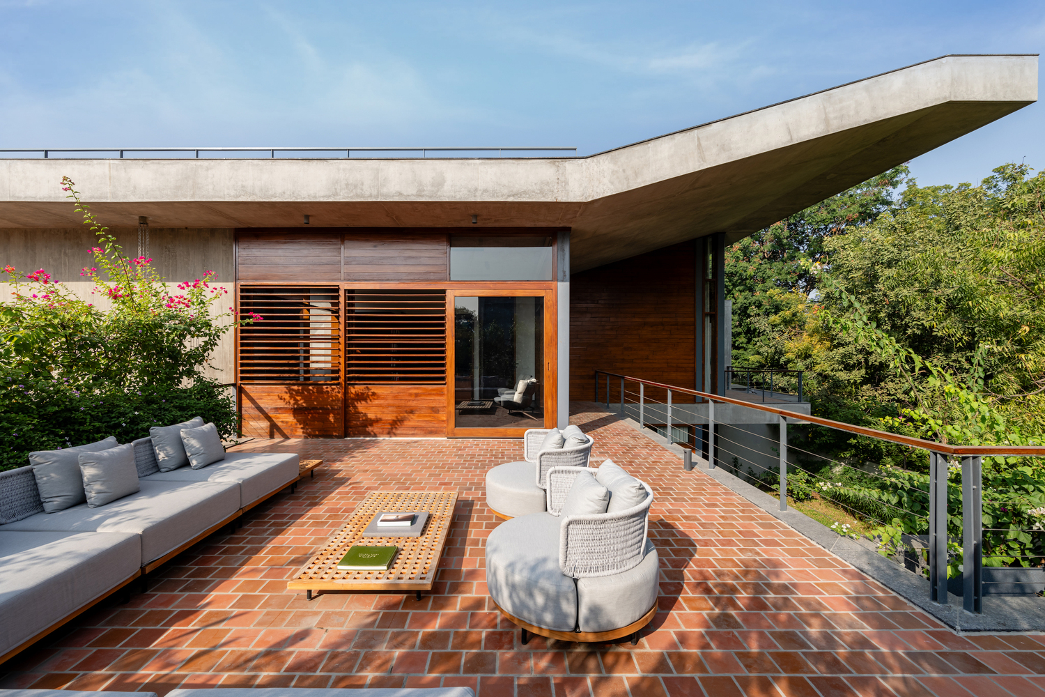 This Contemporary Indian House Design Enhances Connectivity Through ...