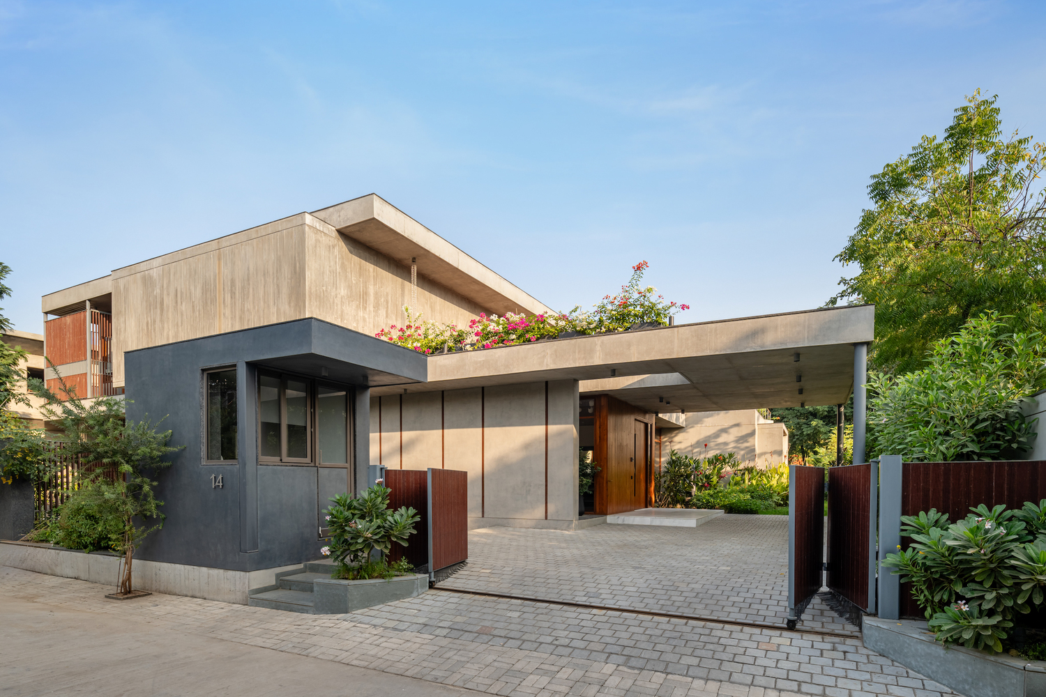 This Contemporary Indian House Design Enhances Connectivity Through ...