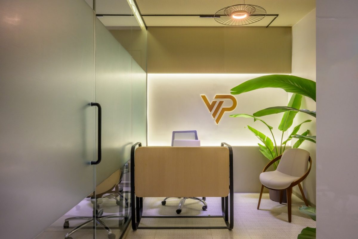 This Corporate Office Design Fosters Connection and Collaboration | The ...