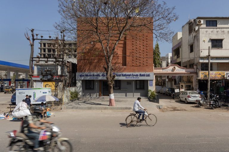 The Facade Of A Building Redefines Commercial Architecture In Surat ...
