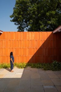 This Farm House Design Blends With Its Surrounding Environment | PCA ...