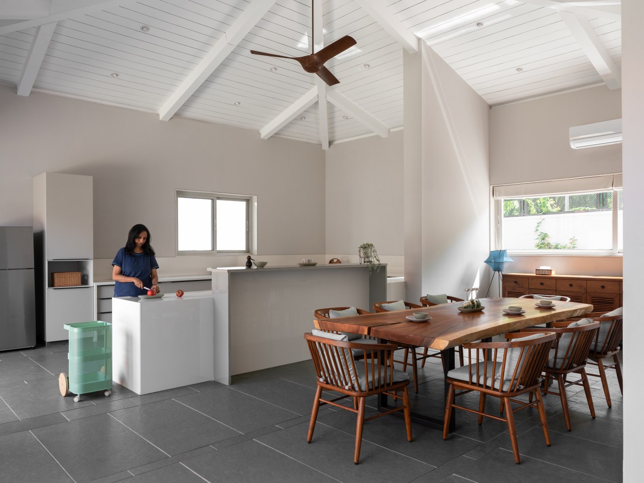 This Farm House Design Blends With Its Surrounding Environment | PCA ...