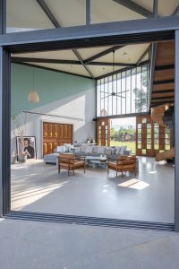 This Lake View House Aligns with the Sun and Universe | Studio LAB ...