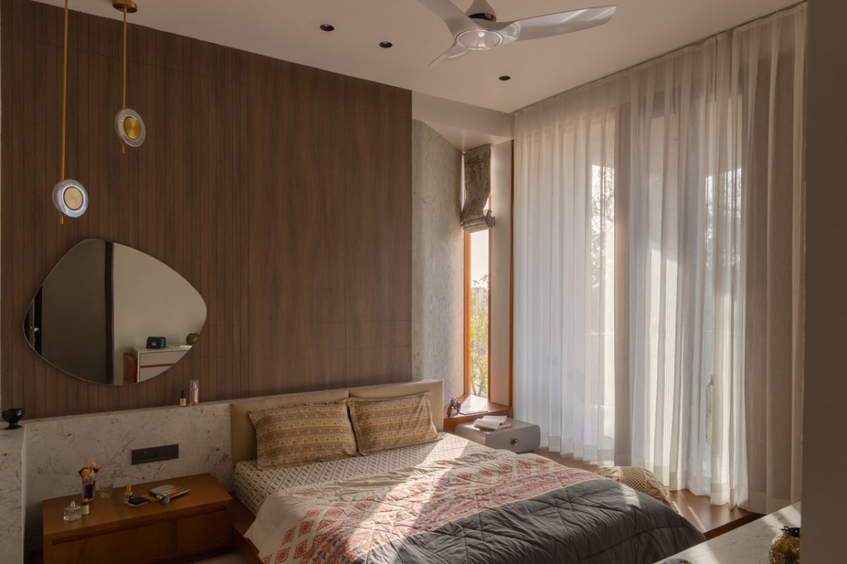 This Simple Home Interior Design Seamlessly Connects Indoors And ...