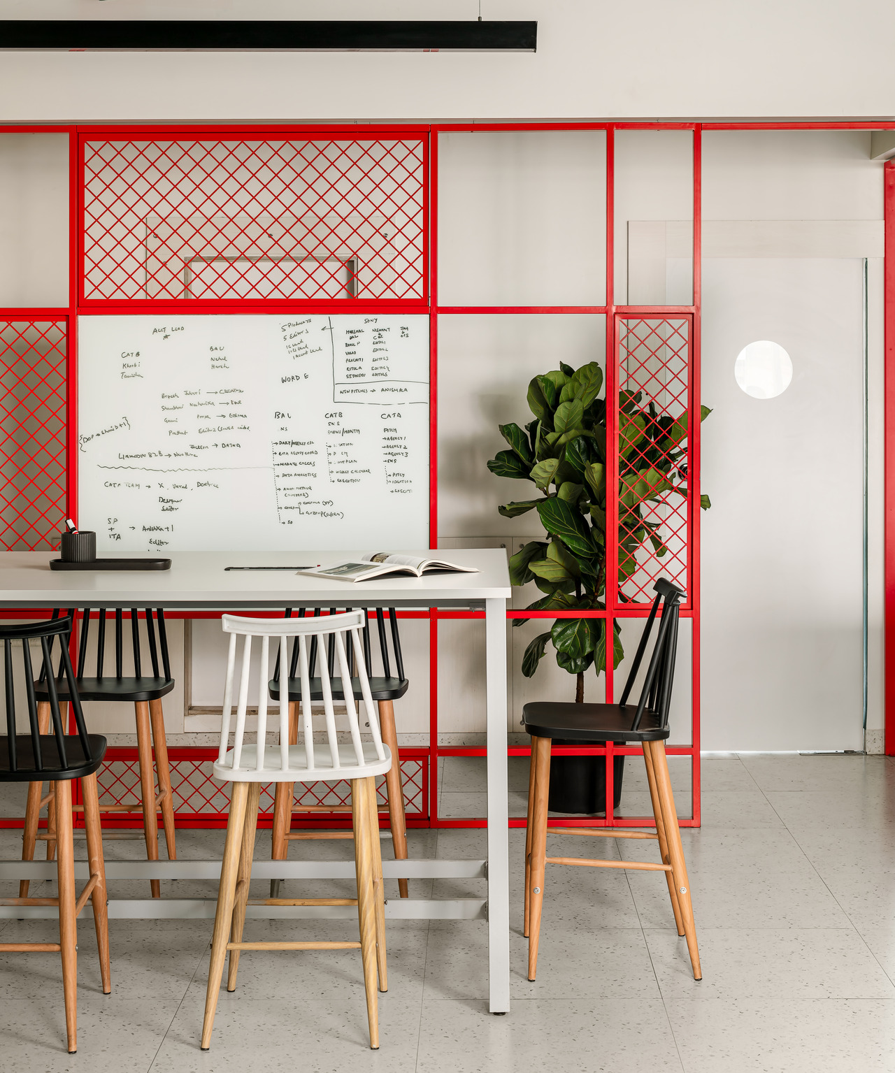 Stars n Stripes' Simple Office Design Makes a Statement Without ...