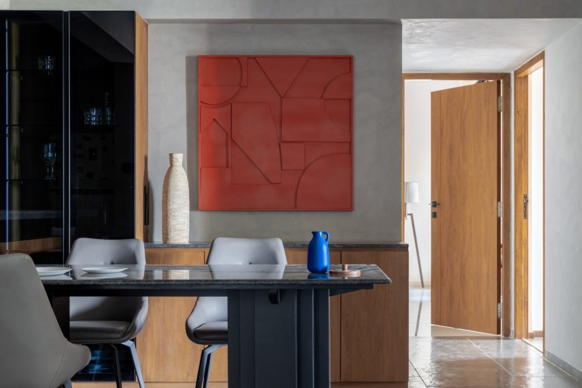 Stucco Wall Texture Enhances the Serenity of a Contemporary Home in ...
