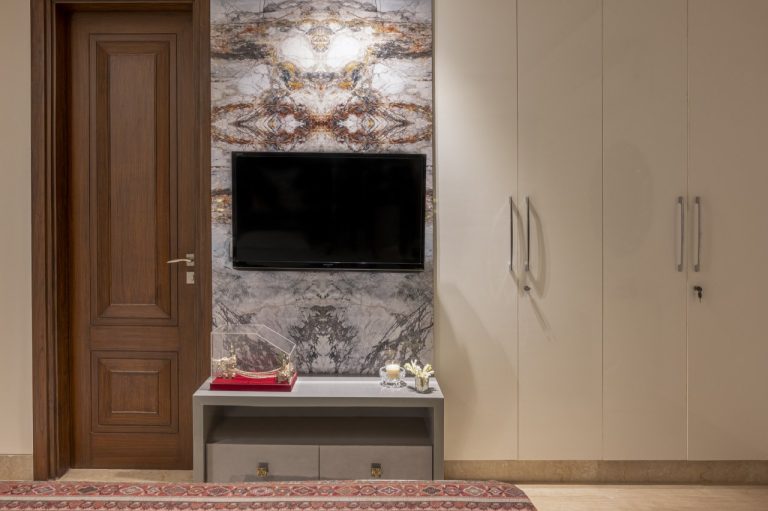 This Residence's Rich Texture In Interior Design Exudes Classic ...